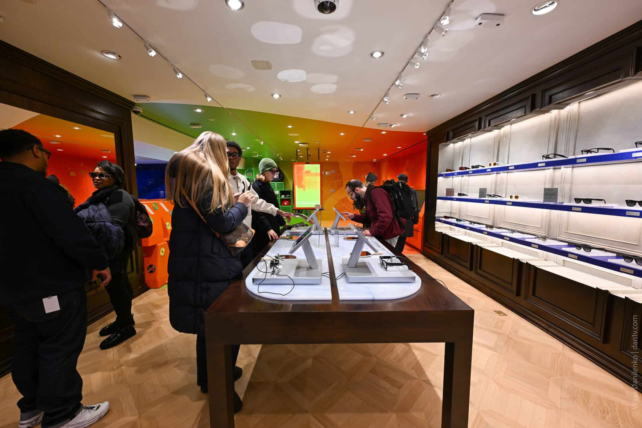 Meta Lab Pop-Up Store on Fifth Avenue - NYC-MAP.COM